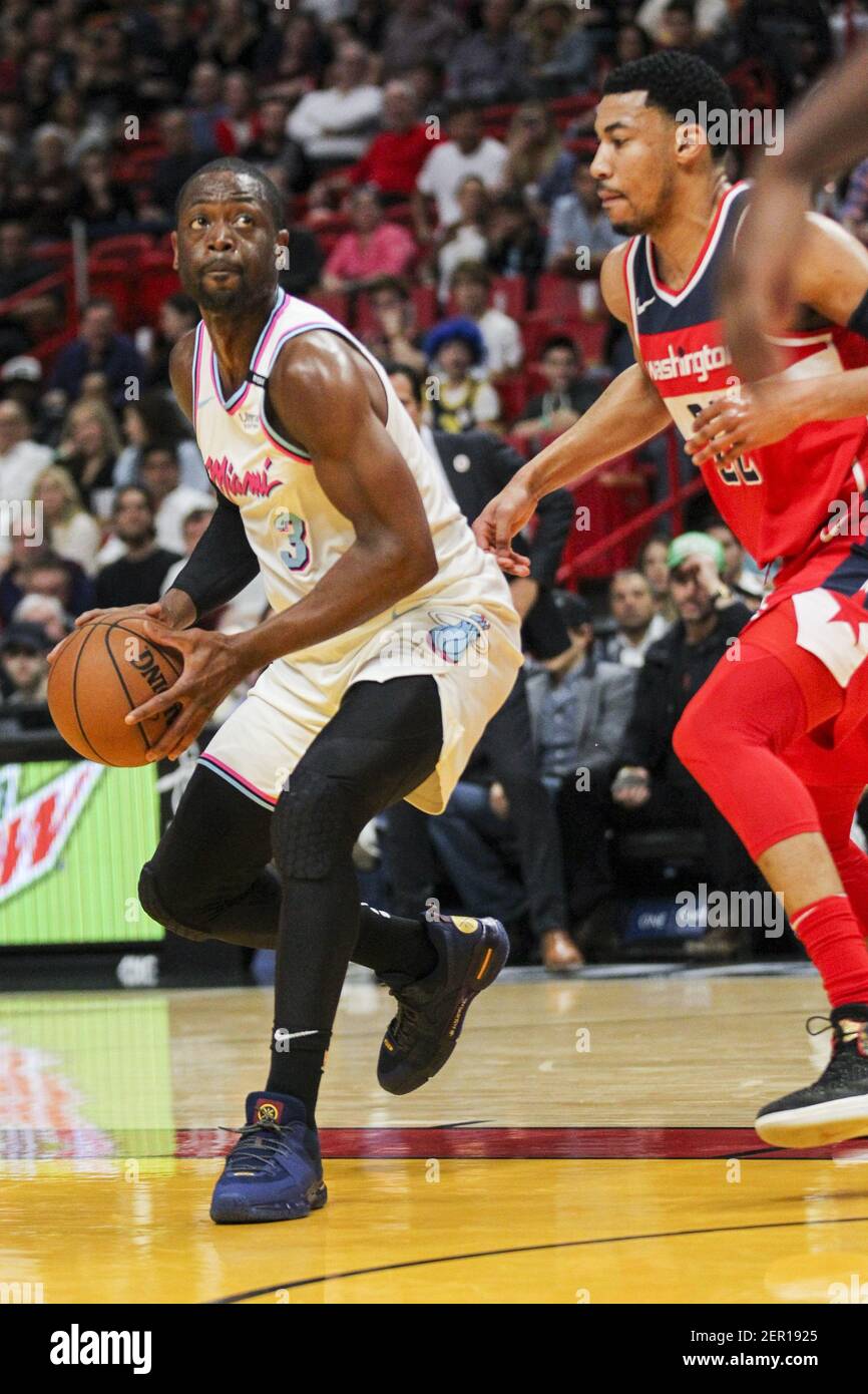 The Miami Heat's Dwyane Wade (3) looks to score in the first quarter ...