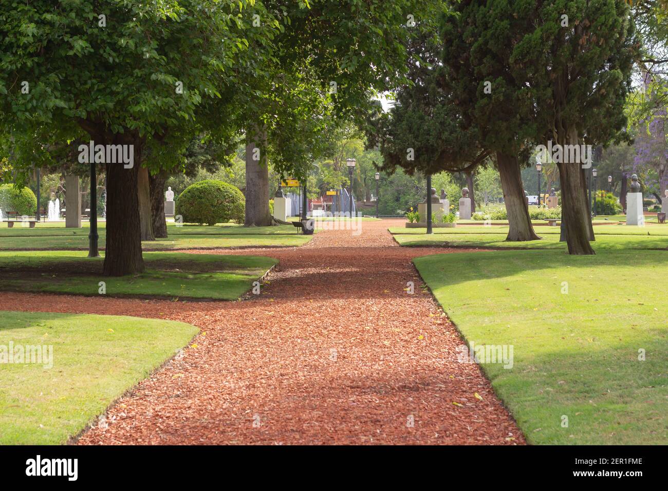 Empty urban park hi-res stock photography and images - Alamy