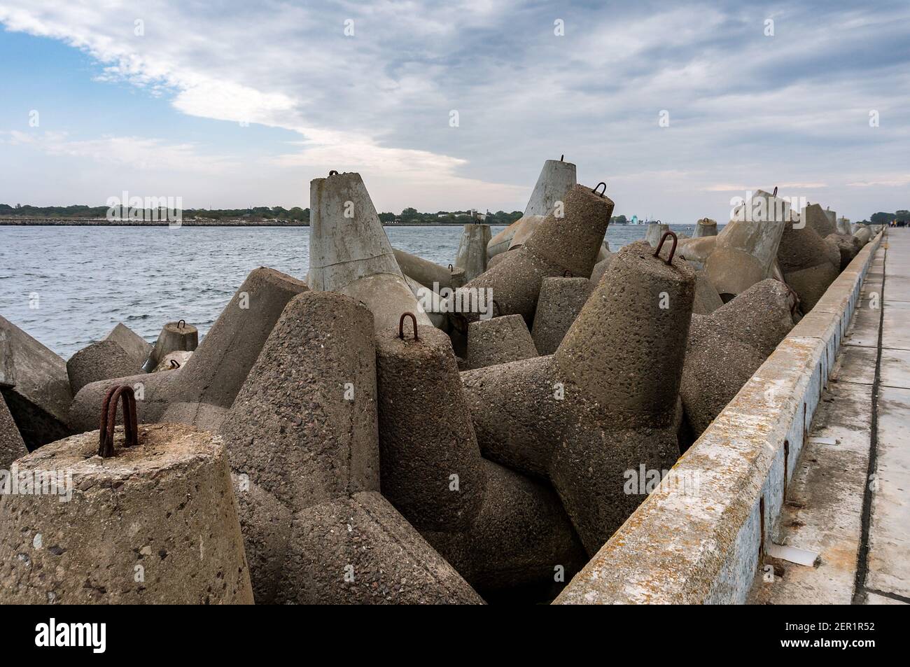Reinforced concrete sea wall hi-res stock photography and images - Alamy