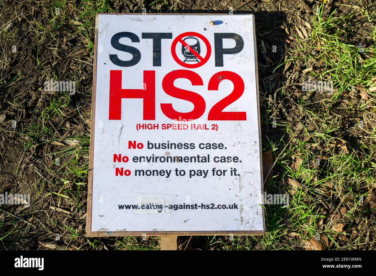 Stop the hs2 signs hi-res stock photography and images - Alamy