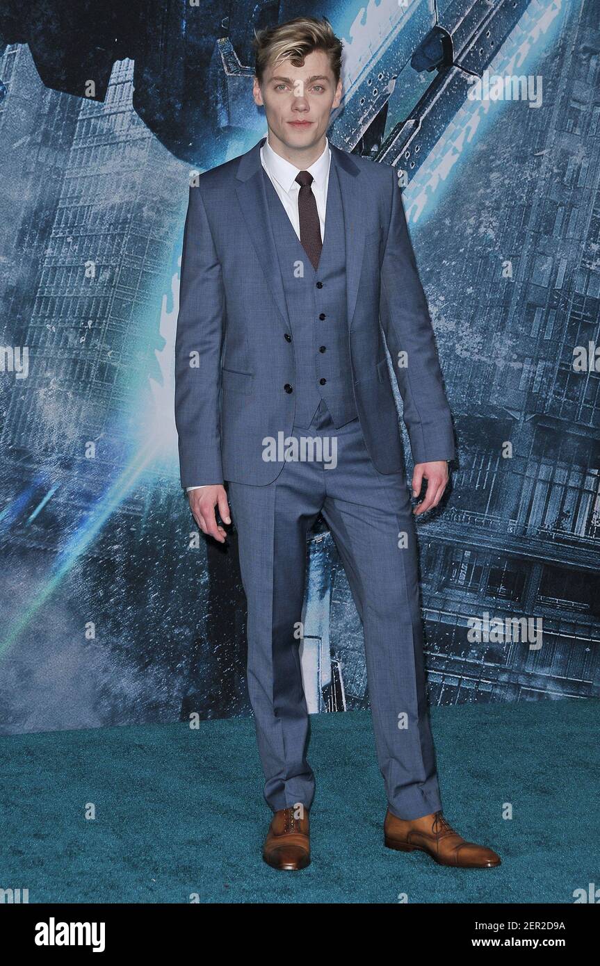 Levi Meaden arrives at the "Pacific Rim Uprising" Los Angeles Premiere ...