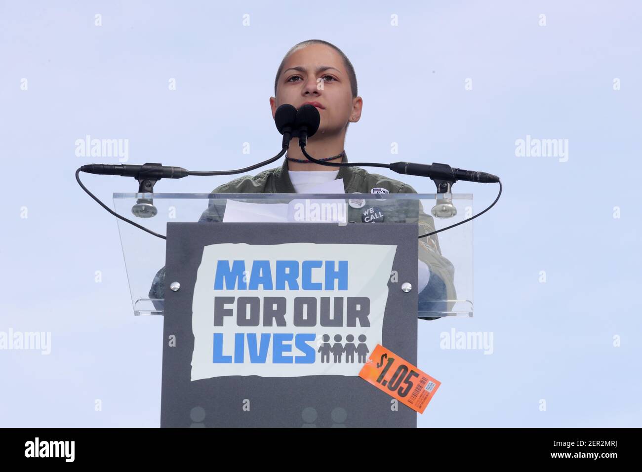 Marjory Stoneman Douglas student Emma Gonzalez speaks to the crowd ...