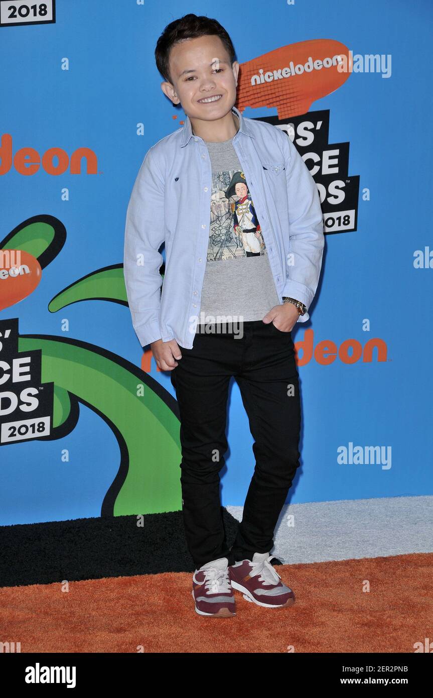 Sam Humphrey walking on the red carpet during the 2018 Nickelodeon Kids ...