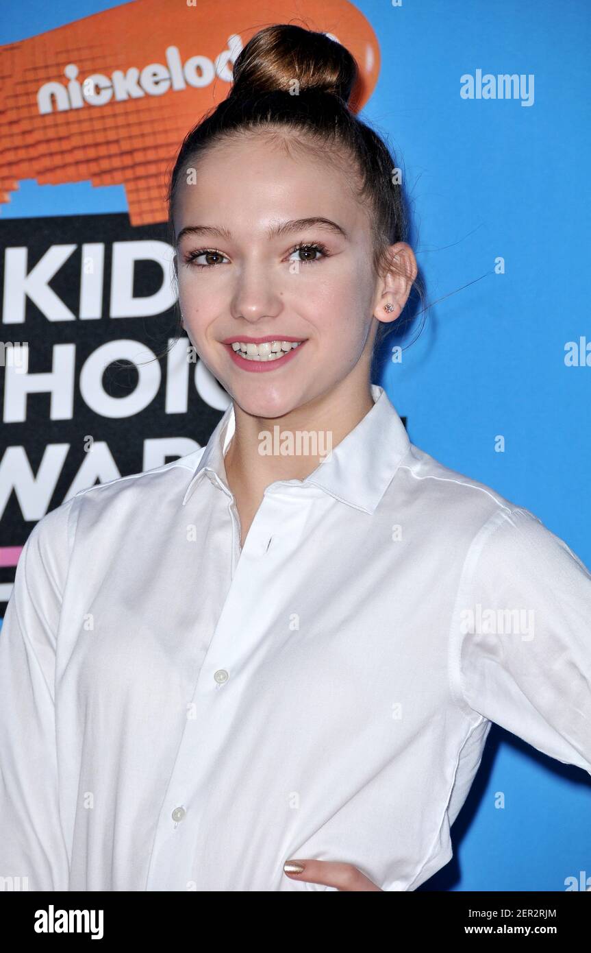 Jayden Bartels walking on the red carpet during the 2018 Nickelodeon ...