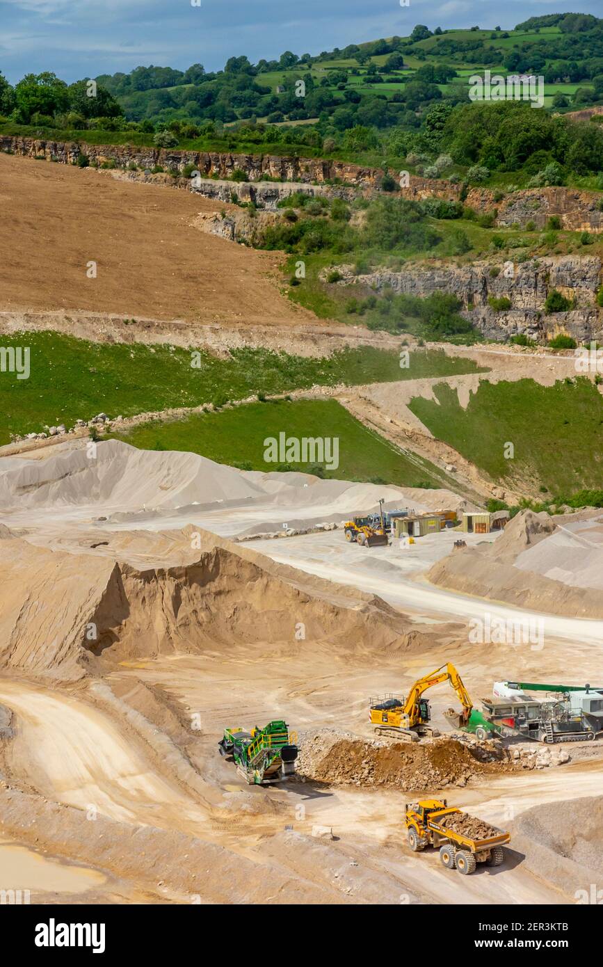 Earth moving trucks hi-res stock photography and images - Alamy
