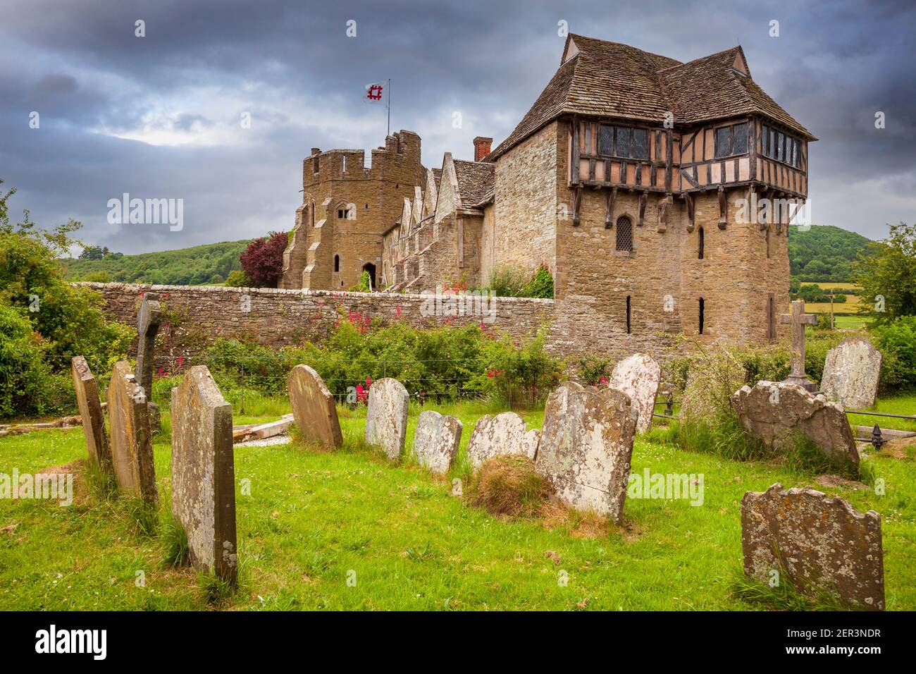 Stokesay castle hi-res stock photography and images - Alamy