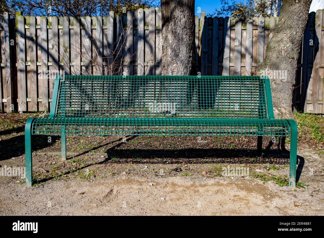 Fence bench benches hi-res stock photography and images - Alamy