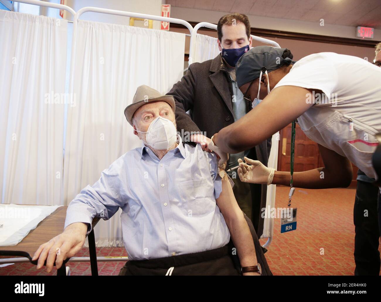 Covid survivor hi-res stock photography and images - Alamy