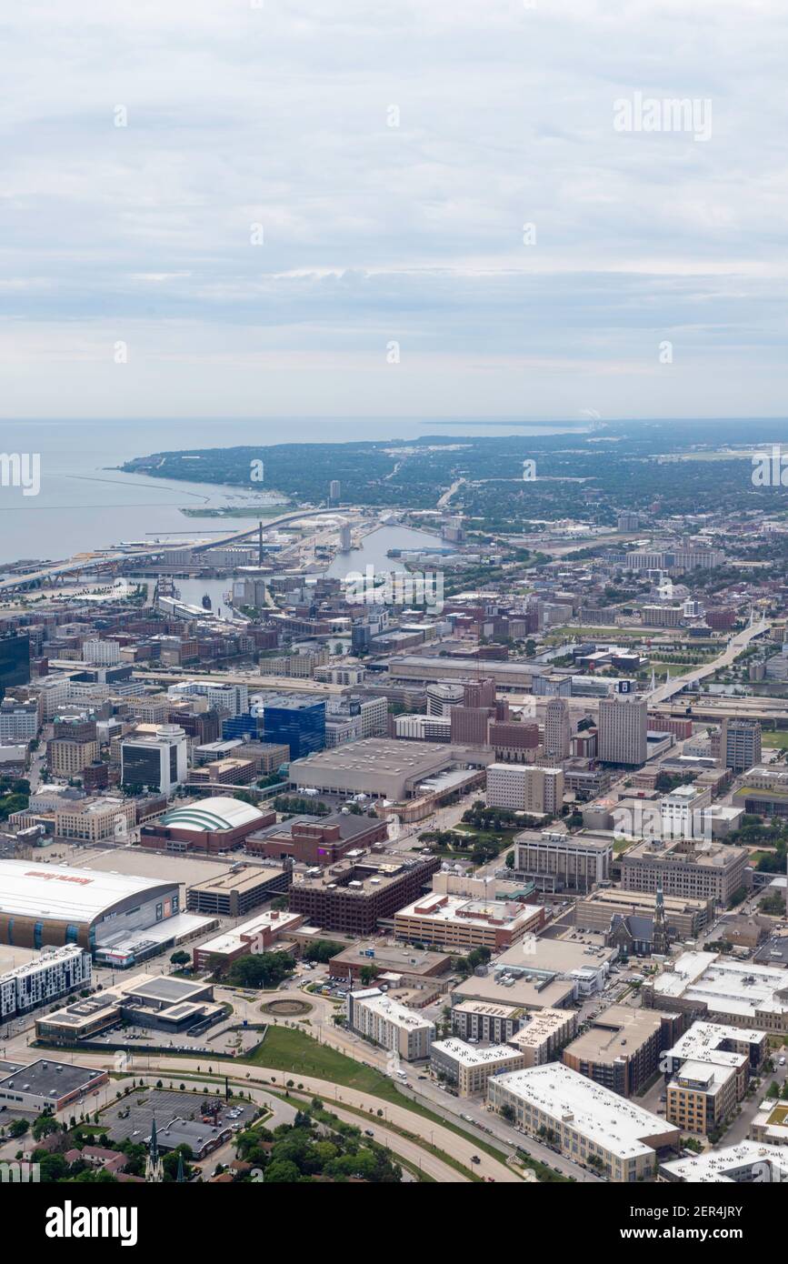 Downtown milwaukee aerial hi-res stock photography and images - Alamy