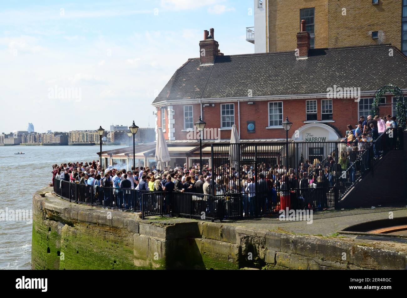 Narrow pub hi-res stock photography and images - Alamy