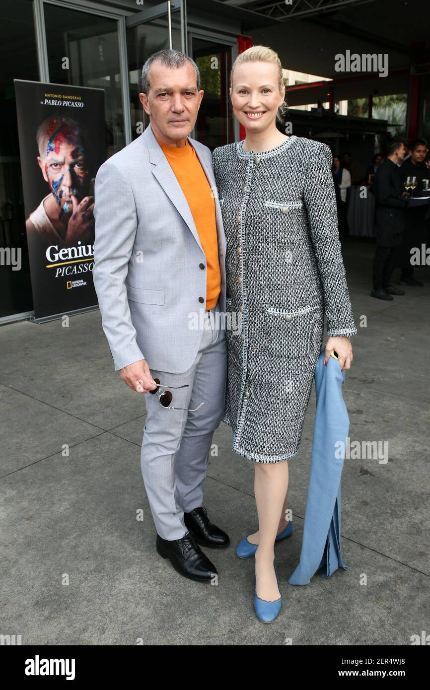 LOS ANGELES - APRIL 15: Antonio Banderas and Julia Milner attends a ...