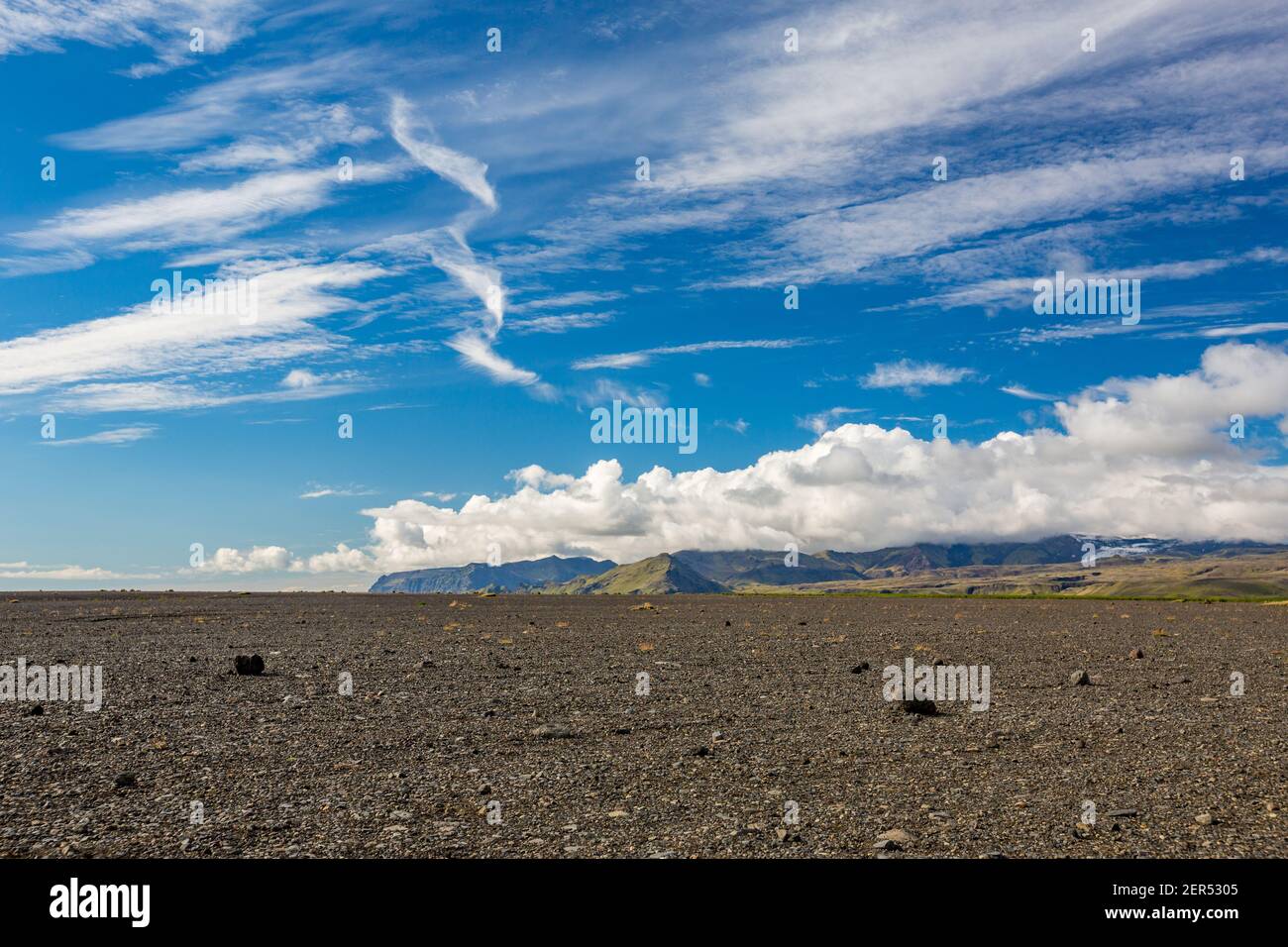Volcanic lava pebbles scenery colorful landscape, Southern Iceland ...