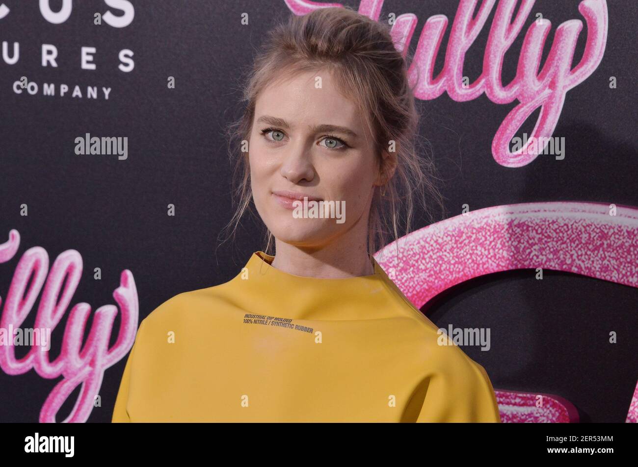 Mackenzie Davis arrives at the "Tully" Los Angeles Premiere held at the ...