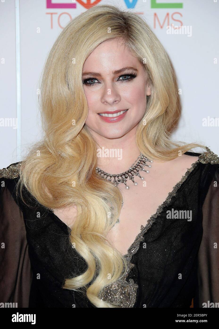 BEVERLY HILLS, CA - APRIL 20: Avril Lavigne at the Race to Erase MS ...