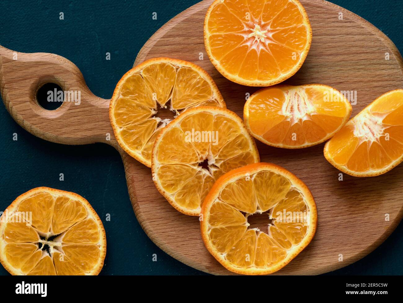 Top view mandarin slices hi-res stock photography and images - Alamy