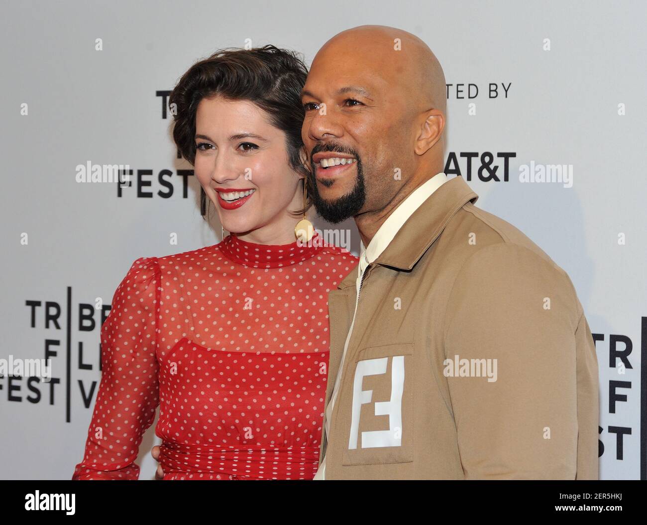 L-R: Actors Mary Elizabeth Winstead and Common attend the world ...