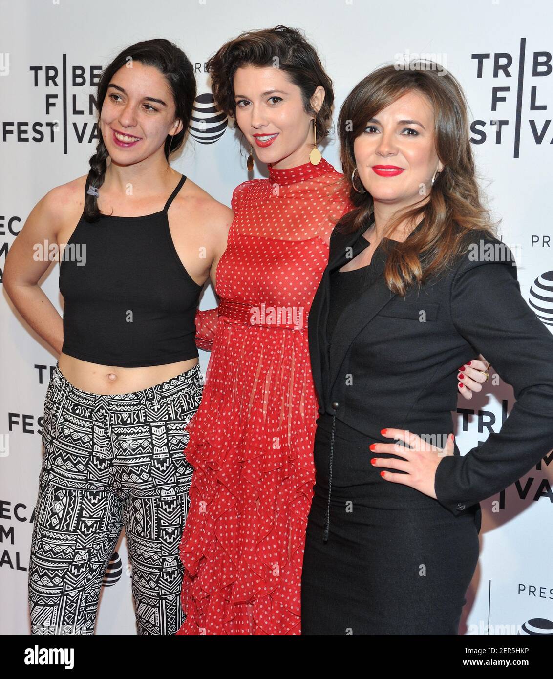 L-R: Actresses Jamie Loftus and Mary Elizabeth Winstead and director ...