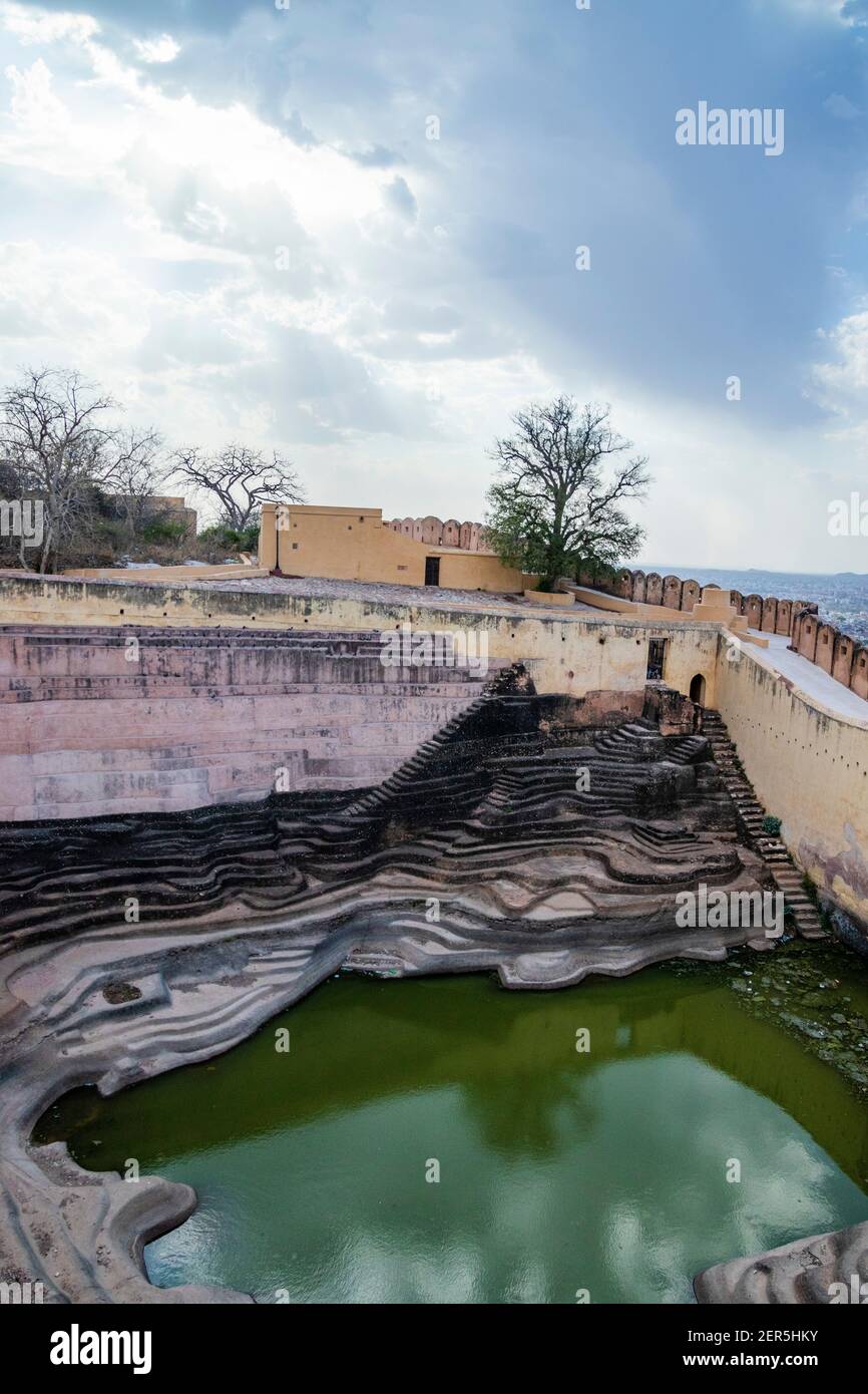 India jaipur step well hi-res stock photography and images - Alamy