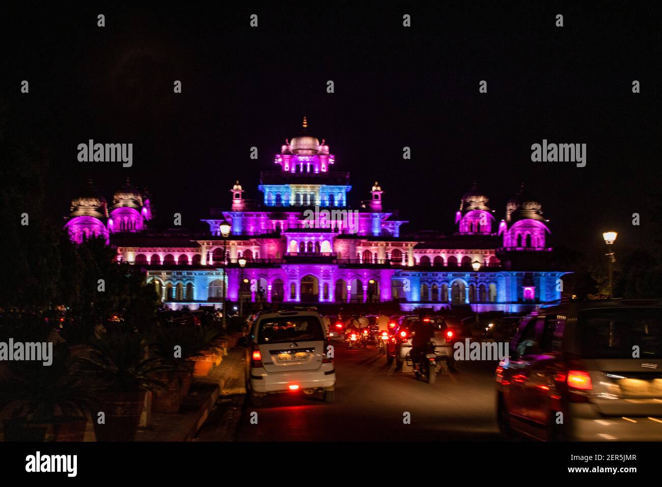 Albert hall museum at night Stock Photo - Alamy