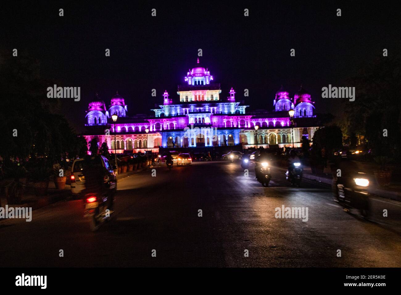 Albert hall museum at night Stock Photo - Alamy