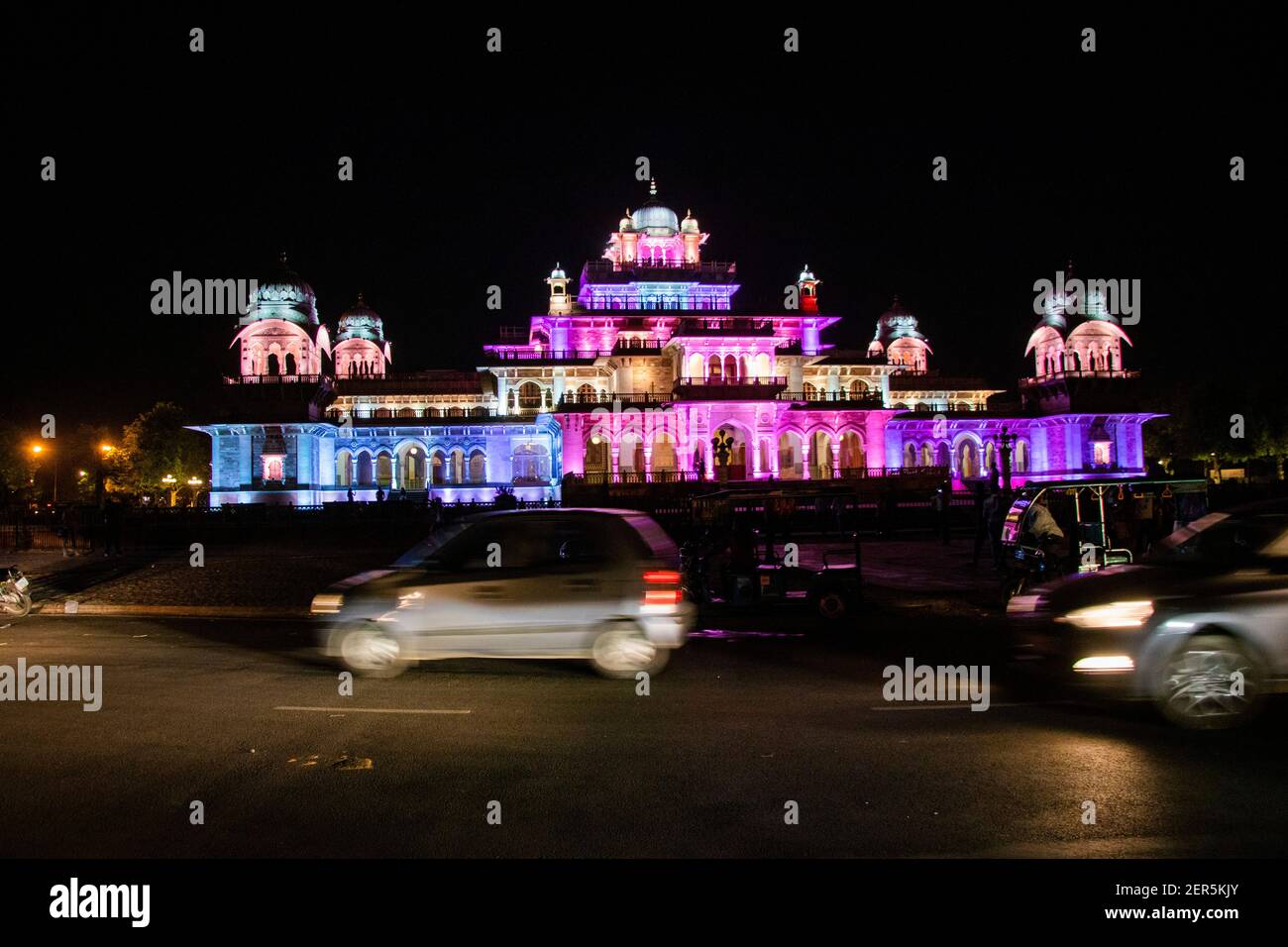 Albert hall museum at night Stock Photo - Alamy
