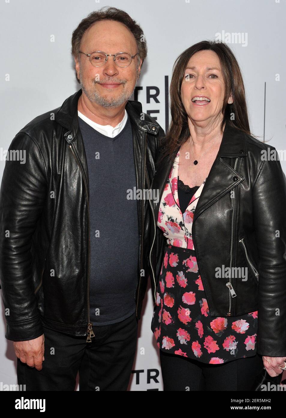 L-R: Actor/comedian Billy Crystal and Janice Crystal attend the world ...