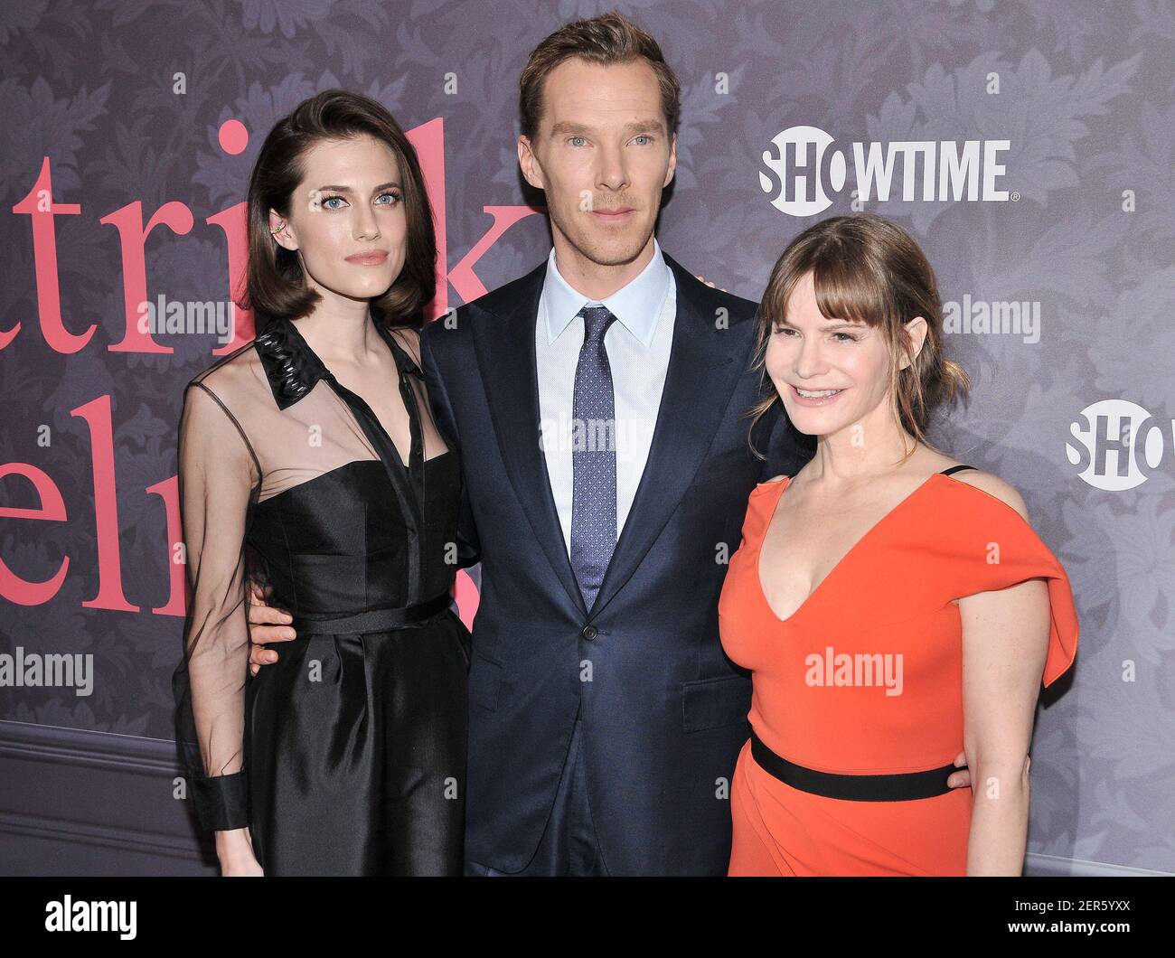 (L-R) Allison Williams, Benedict Cumberbatch and Jennifer Jason Leigh ...