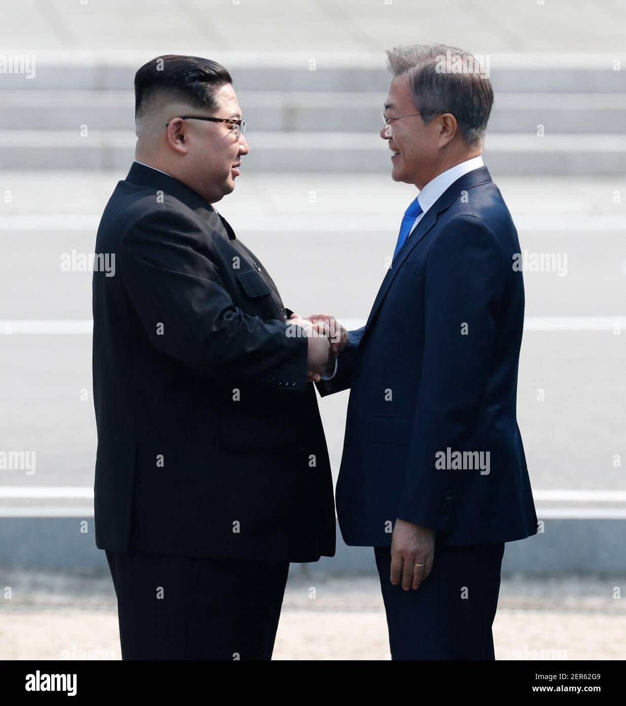 South Korean President Moon Jae-In and North Korean leader Kim Jong un ...