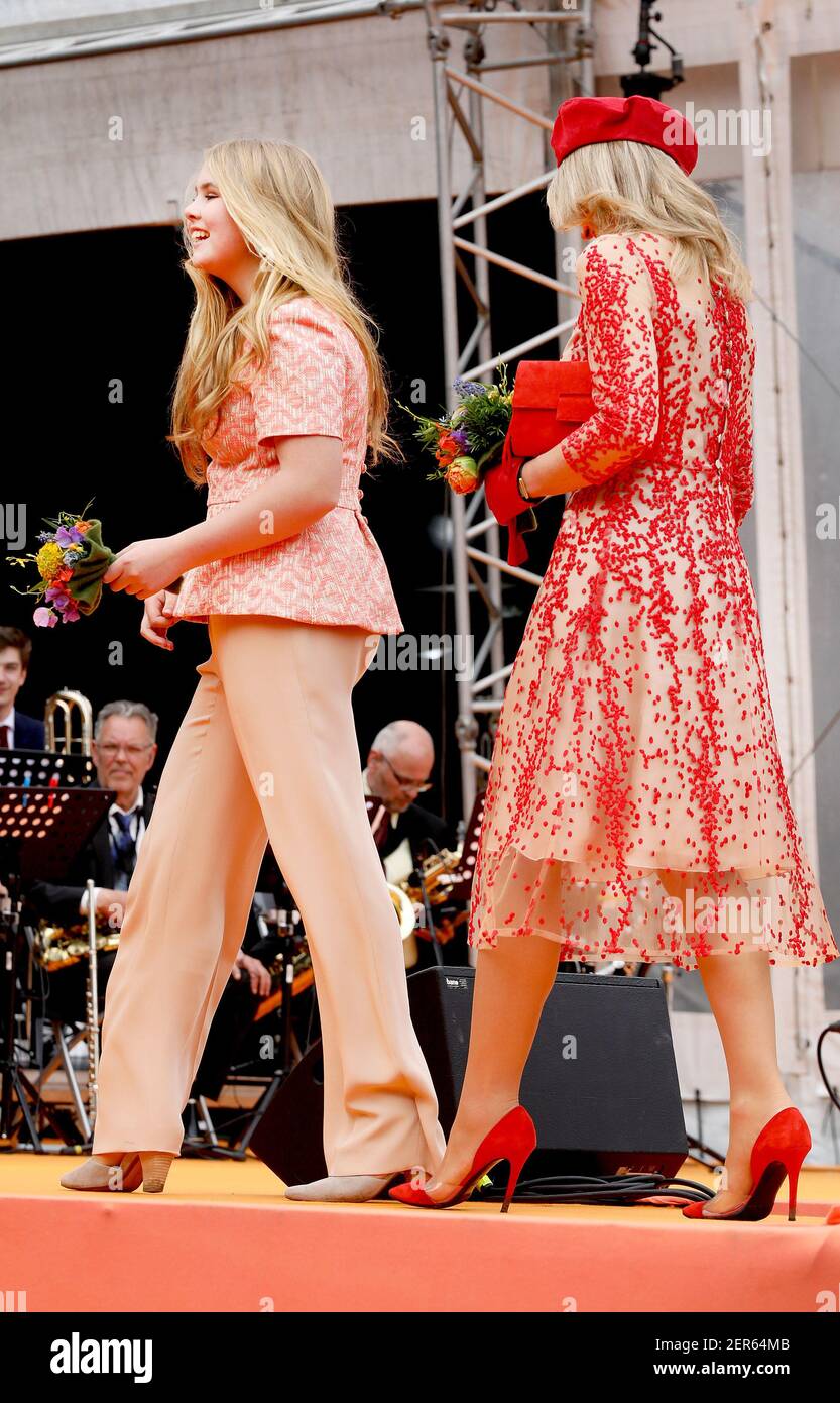Queen Maxima and Princess Amalia celebrating King Willem-Alexander's ...