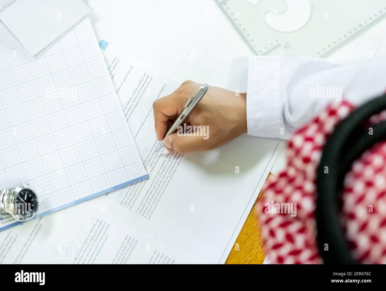 Arabic muslim business people gathered for meeting Stock Photo - Alamy