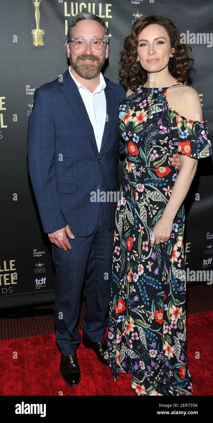 L-R: Actors Jeremy Shamos and Laura Benanti attend the 2018 Lucille ...