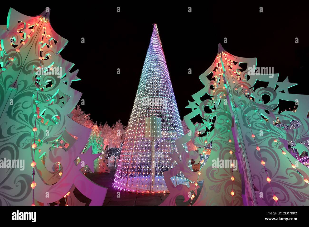 Christmas night Moscow --- Music Forest on Pushkin Square (Festival ...