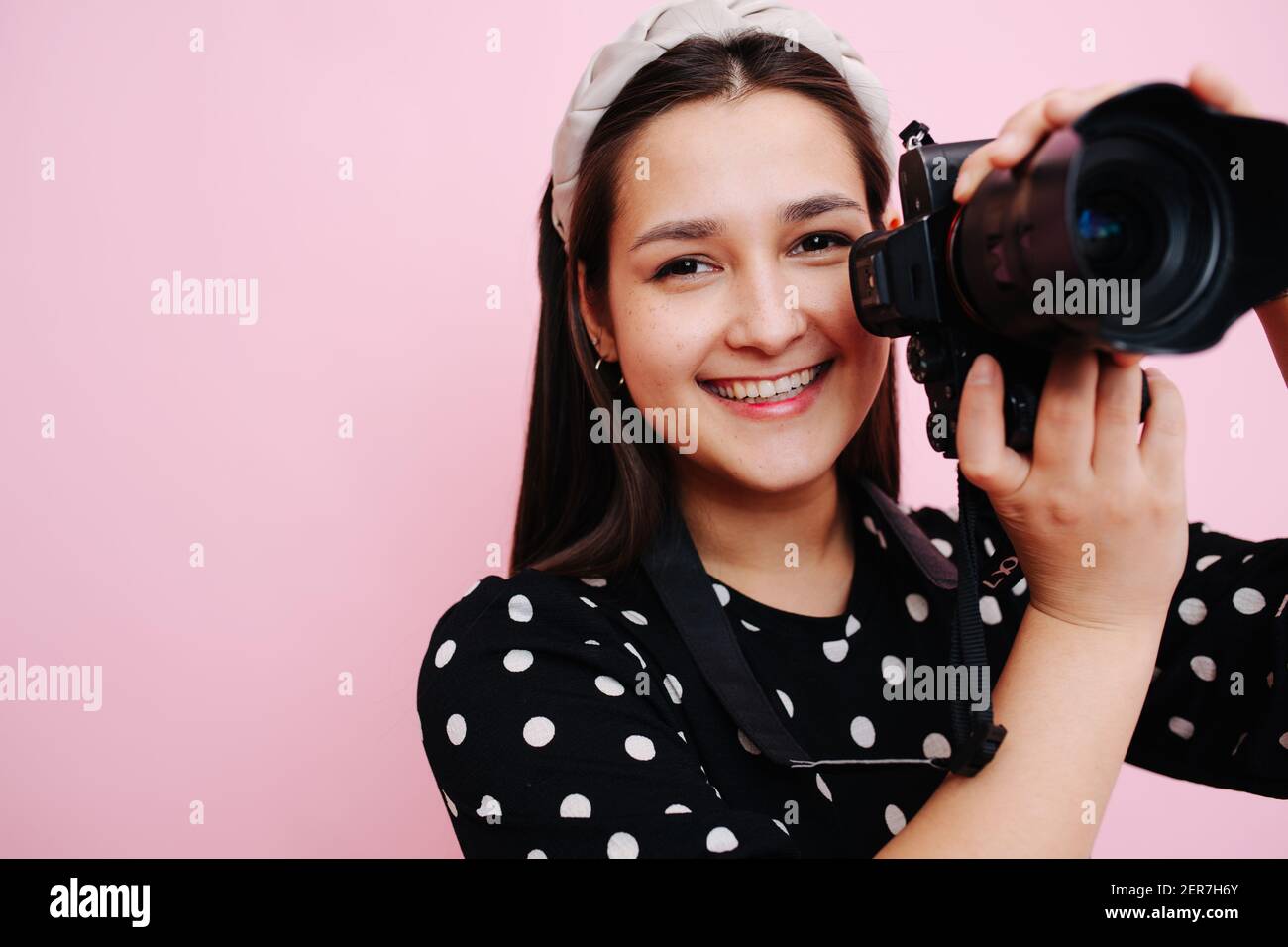 Female photographer trendy hi-res stock photography and images - Alamy