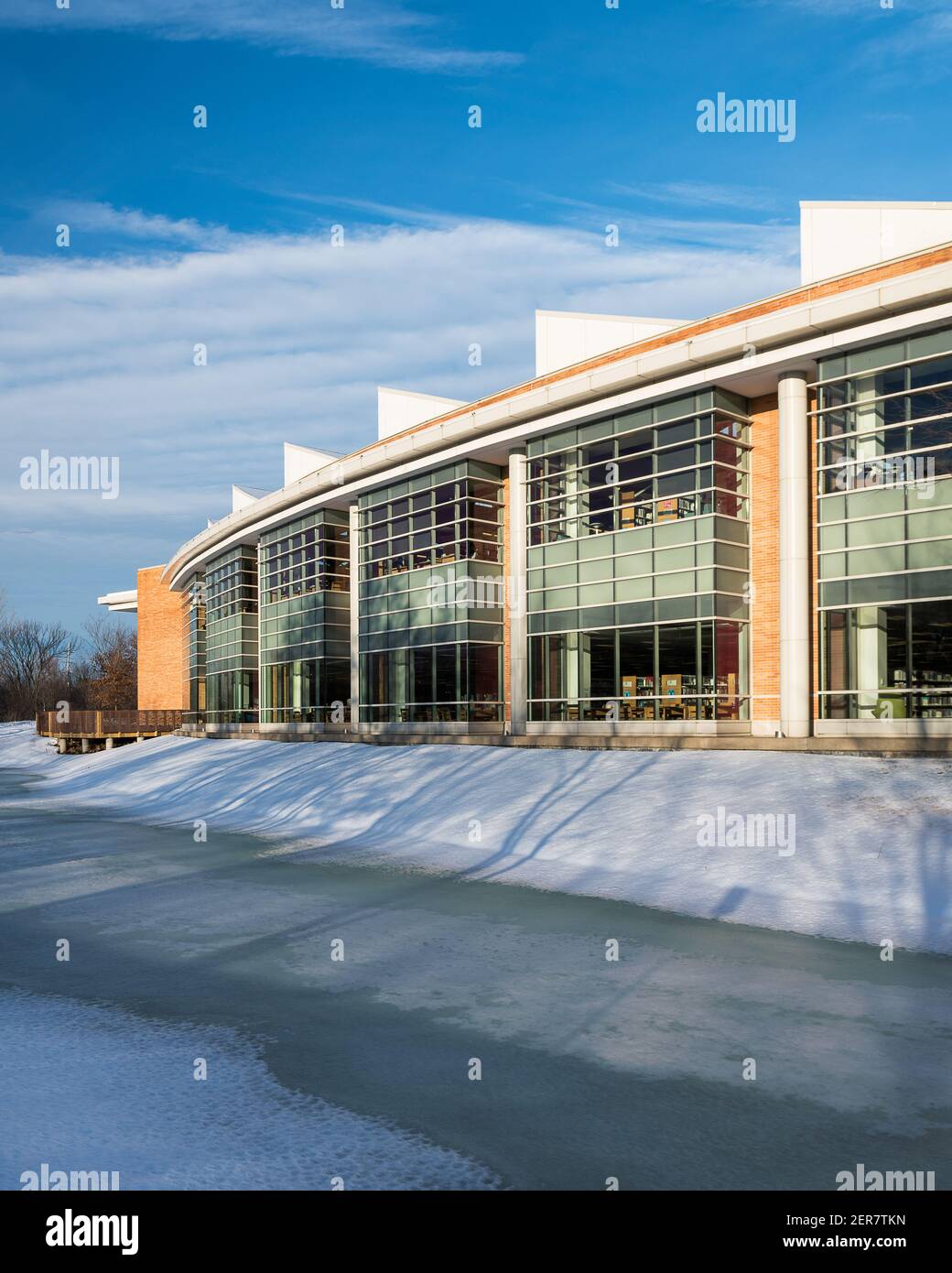 Orland Park Public Library at 14921 S Ravinia Ave in Orland Park ...