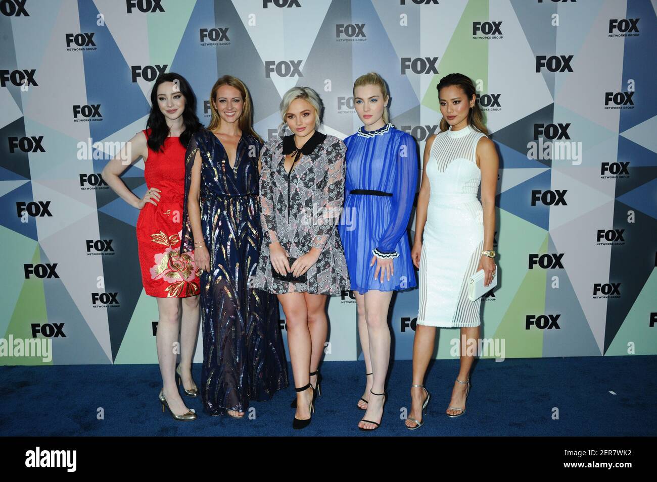 Emma Dumont, Amy Acker, Skyler Samuels, Natalie Alyn Lind, Jamie Chung ...