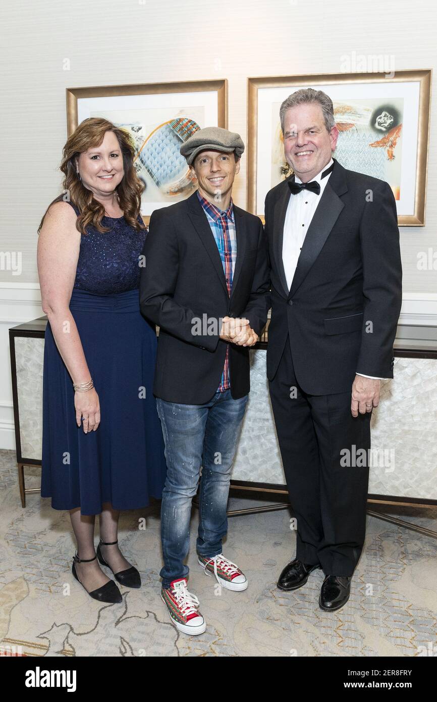 Veronica Priem, Jason Mraz and Curtis Priem attend Find Your Light ...