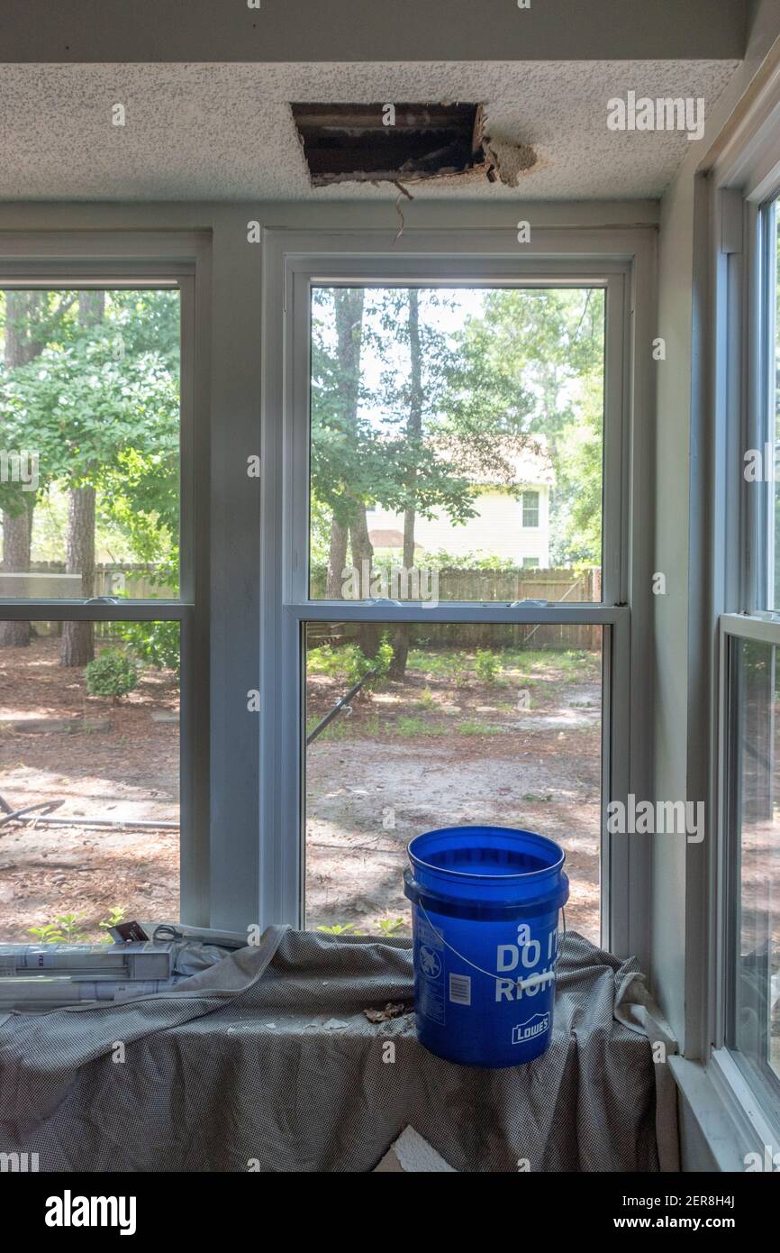 Leaky wood hi-res stock photography and images - Alamy