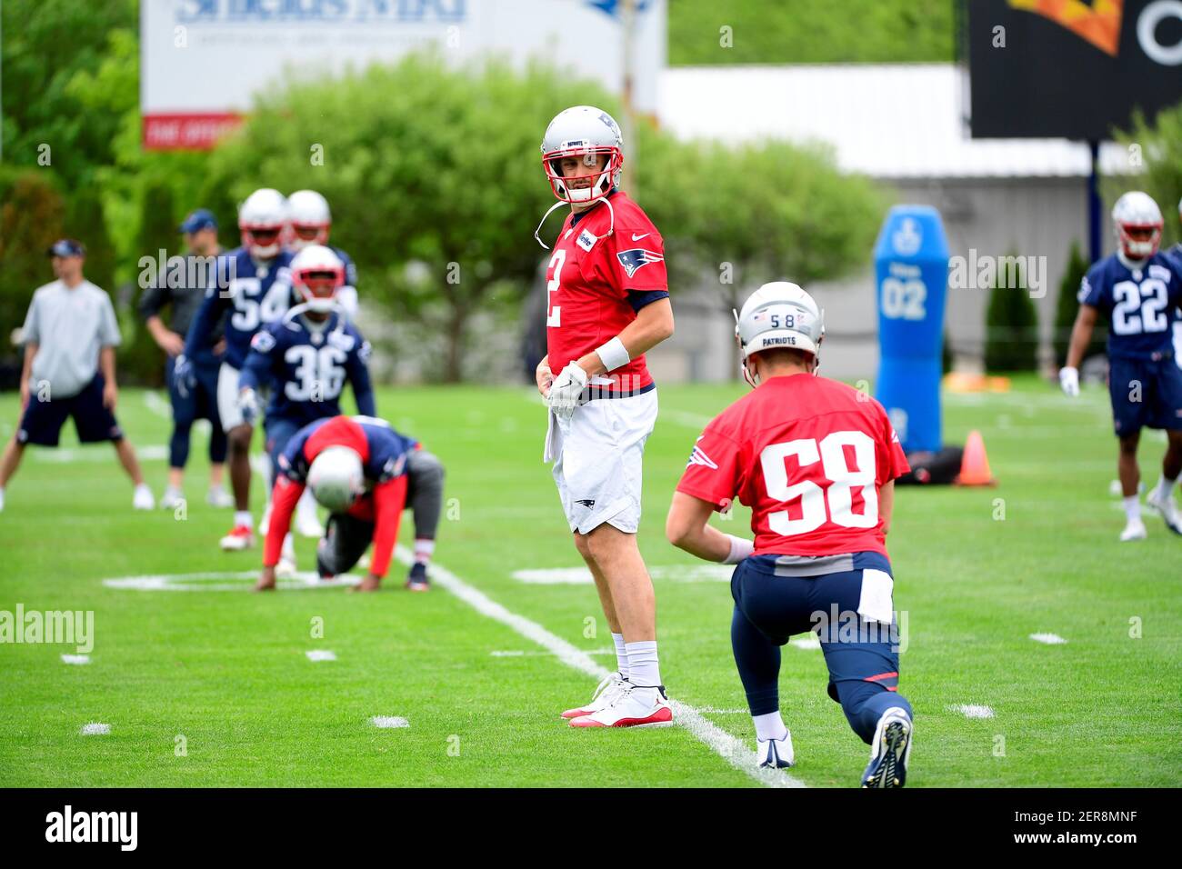 May 22, 2018: New England Patriots quarterback Brian Hoyer stretches at ...