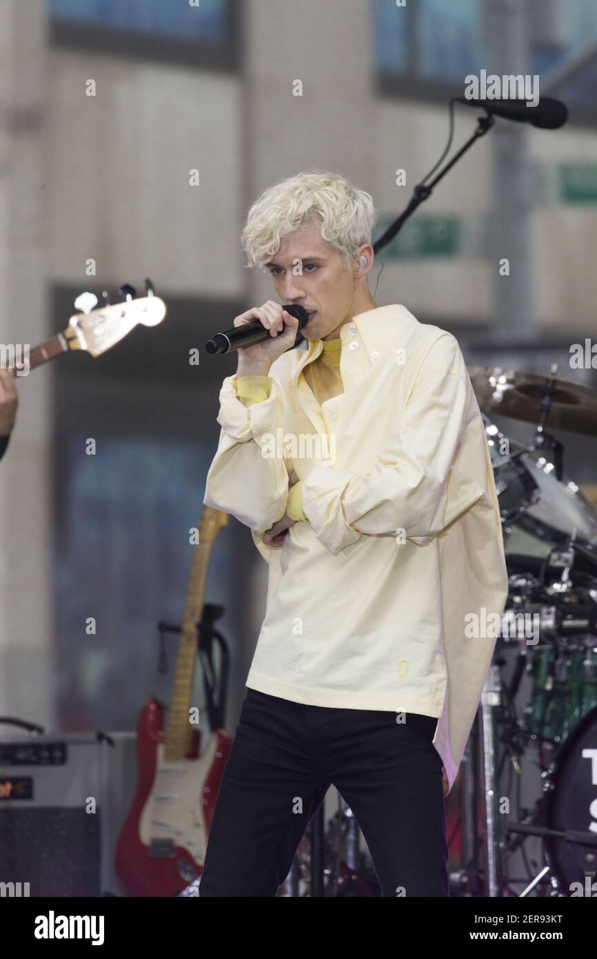 South African born Australian singer, songwriter, actor and YouTube ...