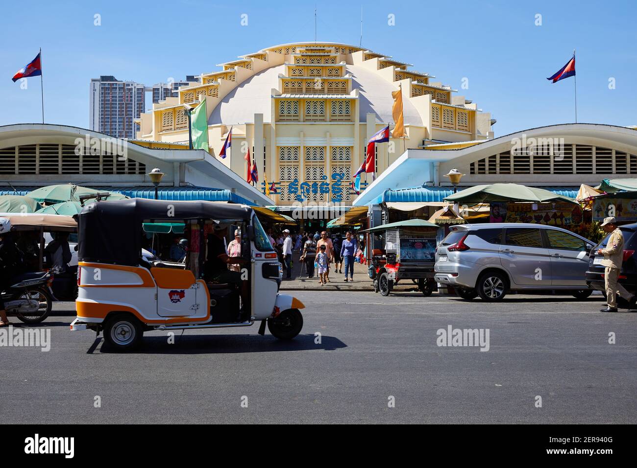 Central Market Building, Phnom Penh, Cambodia. The beautiful Art Deco ...