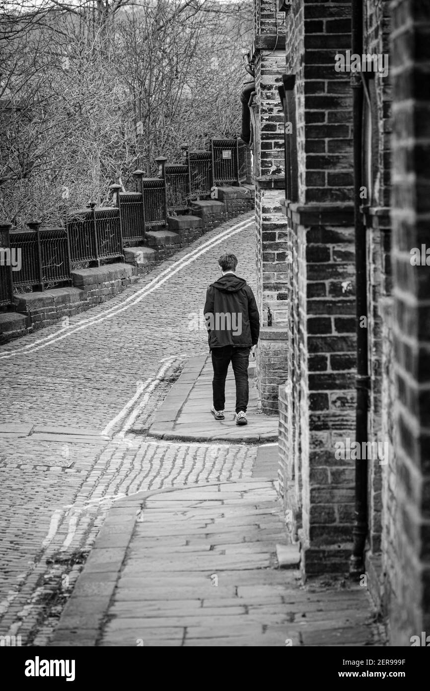 Yorkshire cobbles victorian housing hi-res stock photography and images ...