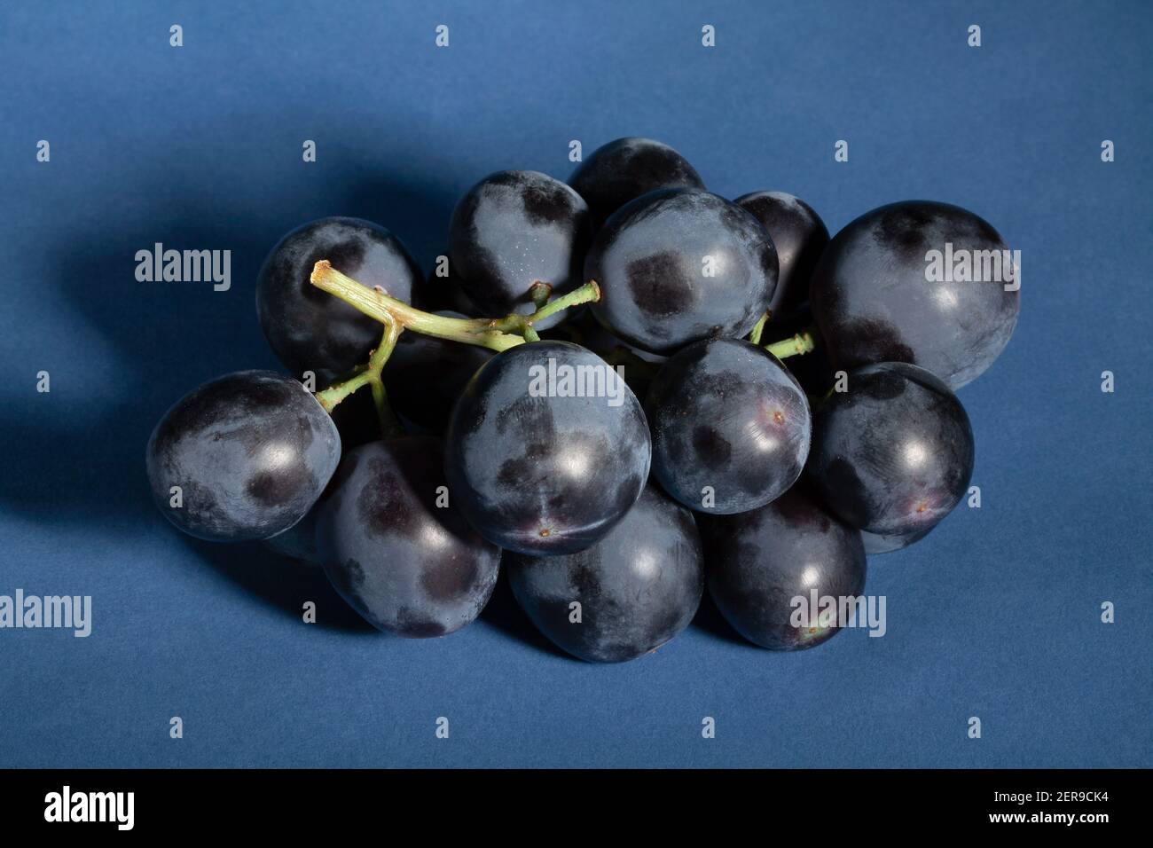 Blue grape hi-res stock photography and images - Alamy