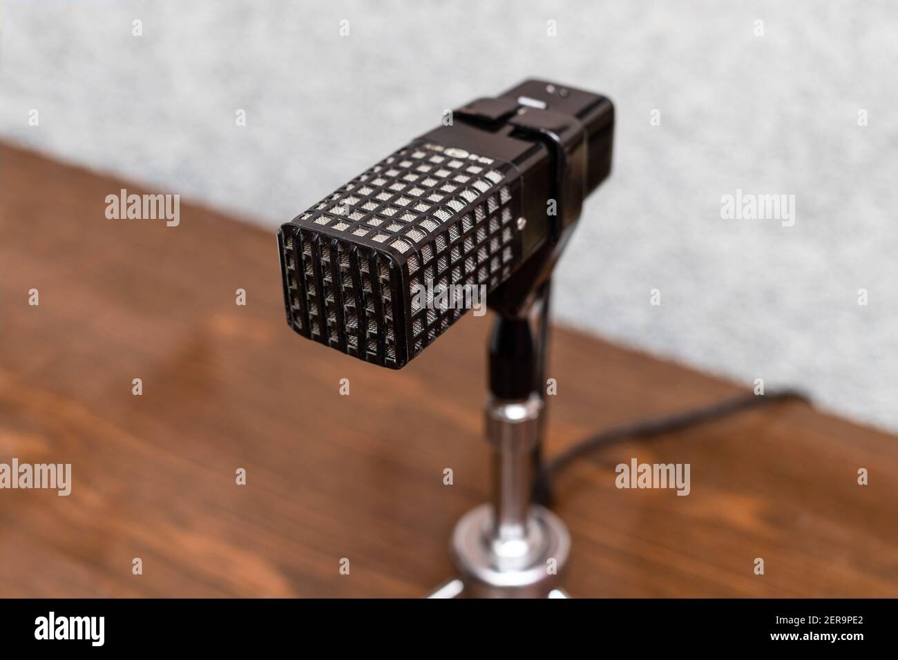 Retro acoustics hi-res stock photography and images - Alamy