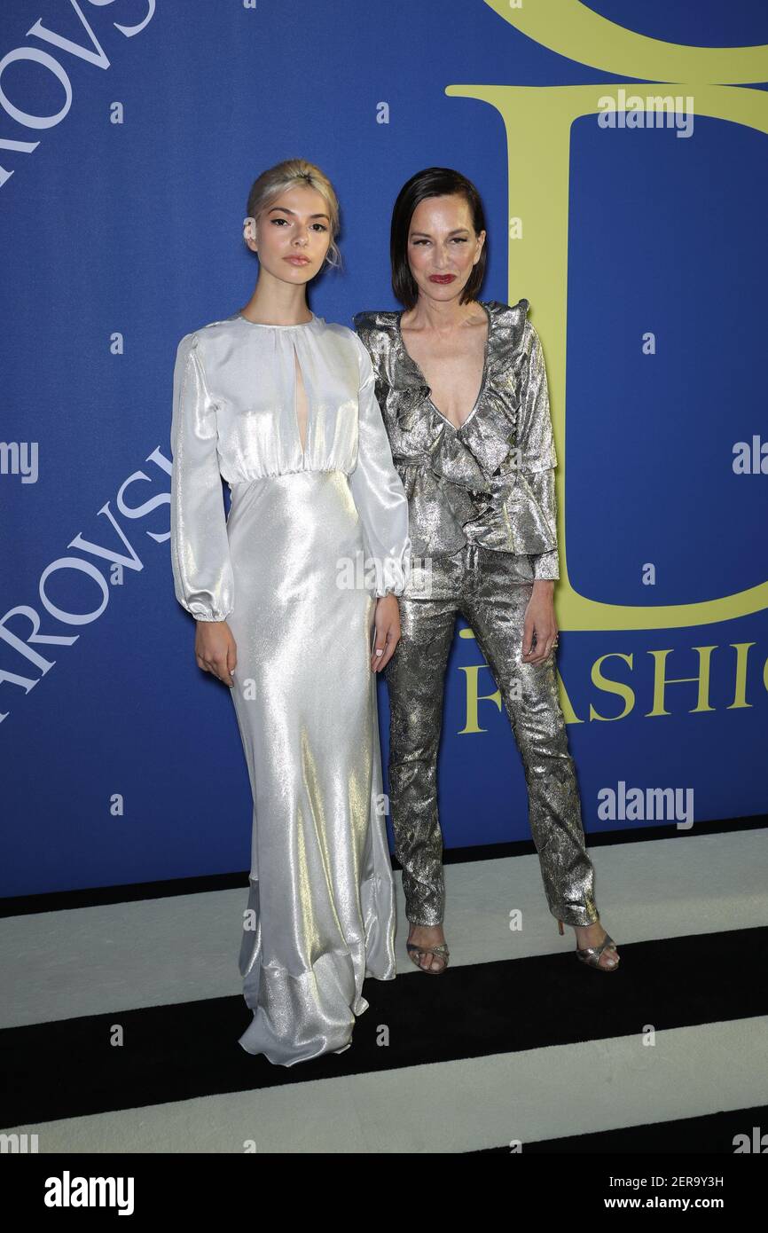 Kit Keenen, Cynthia Rowley on the Red Carpet during the 2018 CFDA ...