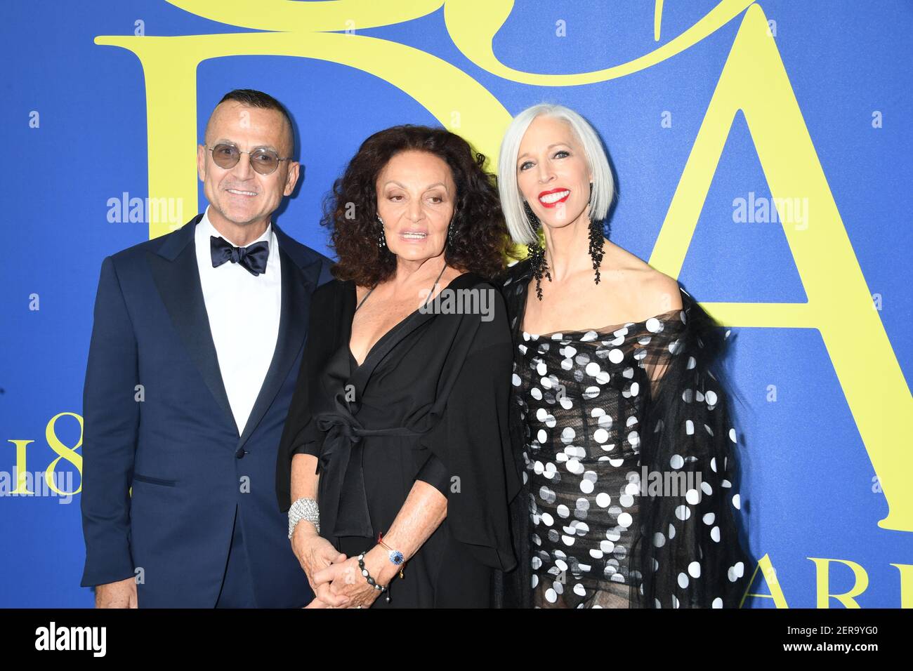 Stephen Kolb, Diane Von Furstenberg, Linda Fargo at cocktail reception ...
