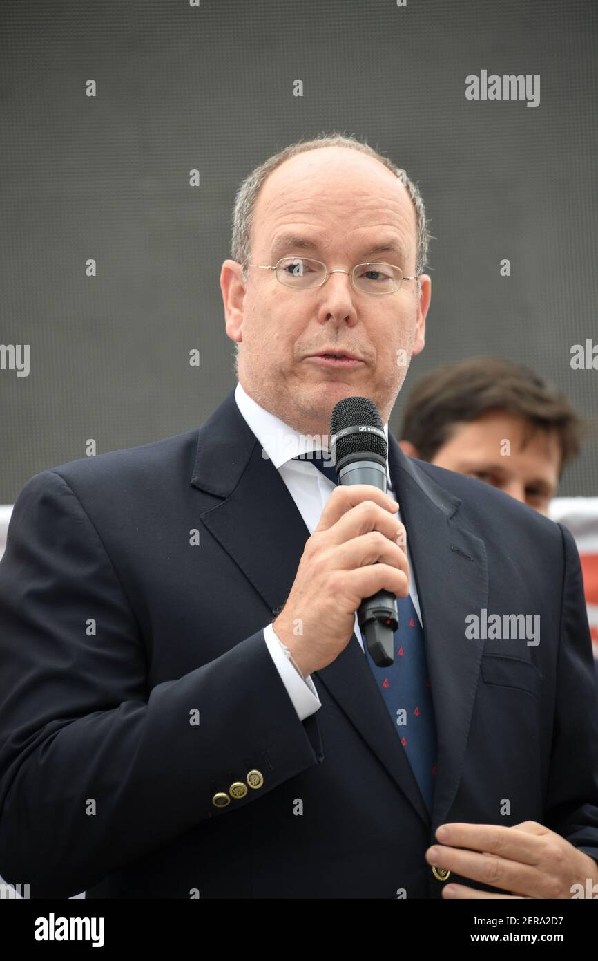 No Finish Line race in Nice with Christian Estrosi, Mayor of Nice and ...