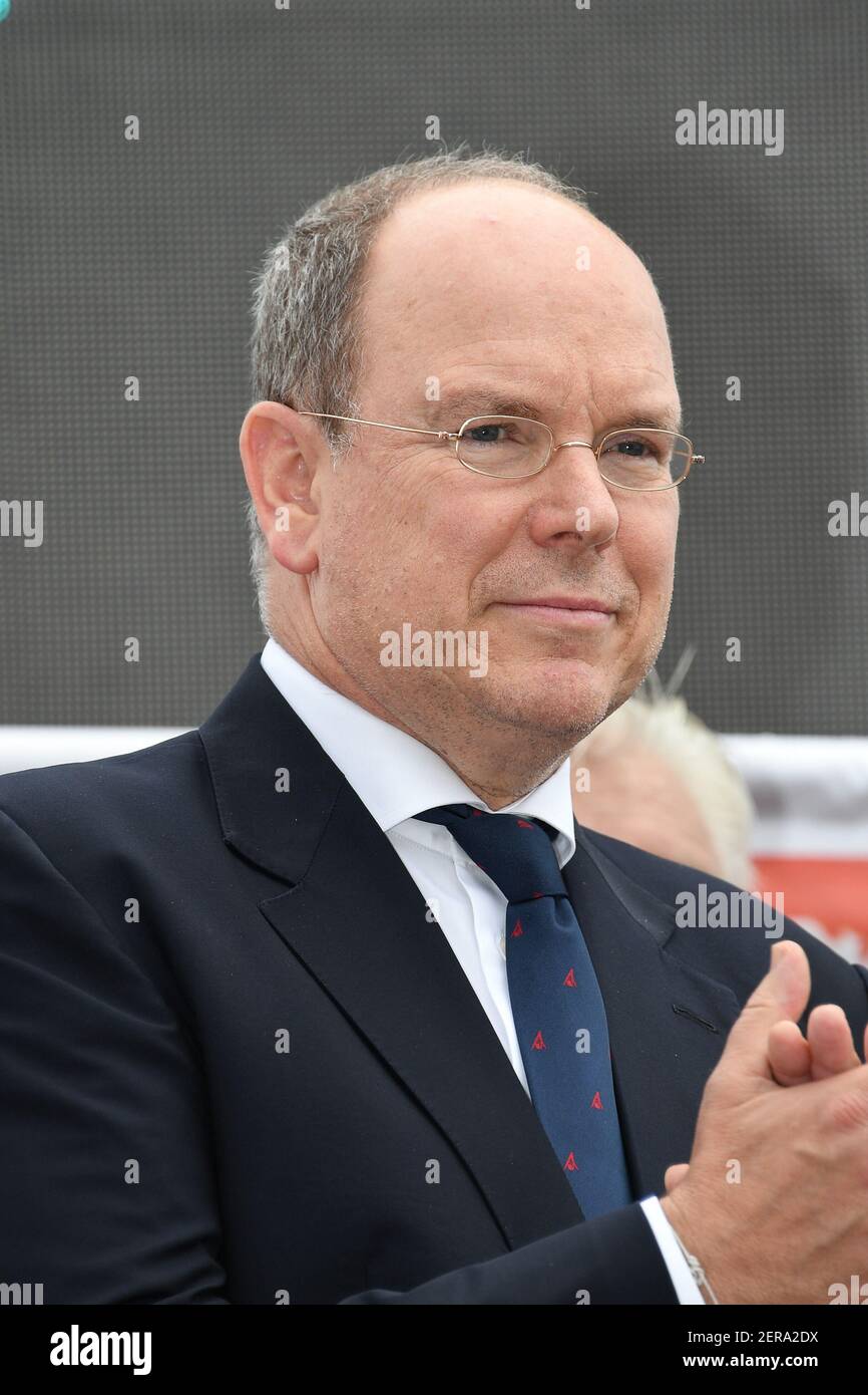 No Finish Line race in Nice with Christian Estrosi, Mayor of Nice and ...