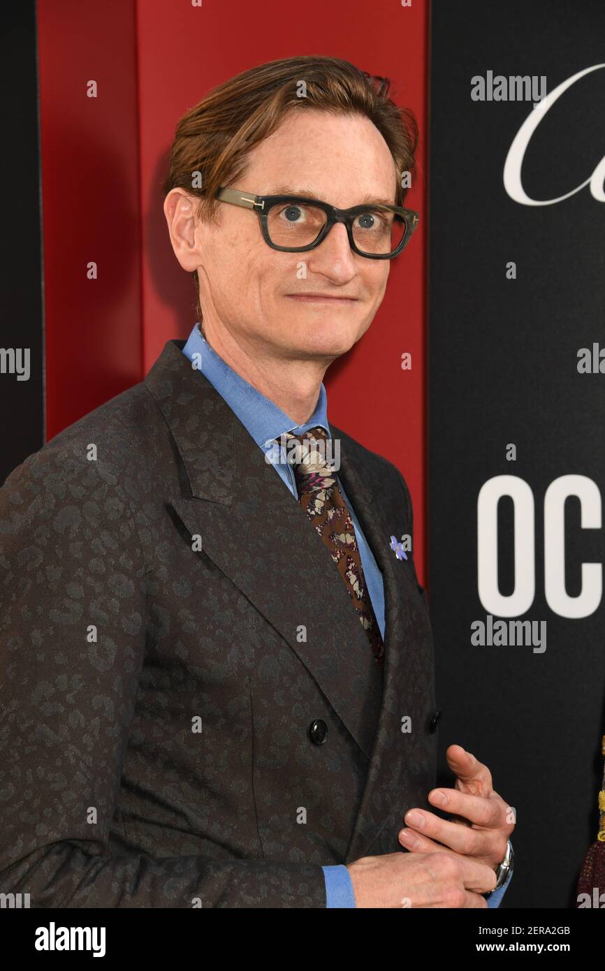 Hamish Bowles, Anna Wintour arrives to the OCEANS 8 New York Premiere ...