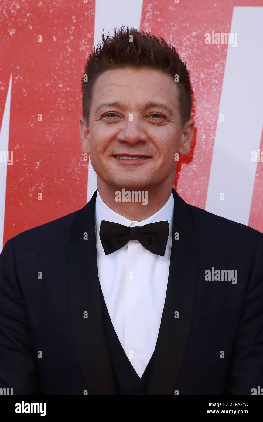 Jeremy Renner attends the Premiere Of Warner Bros. Pictures And New ...