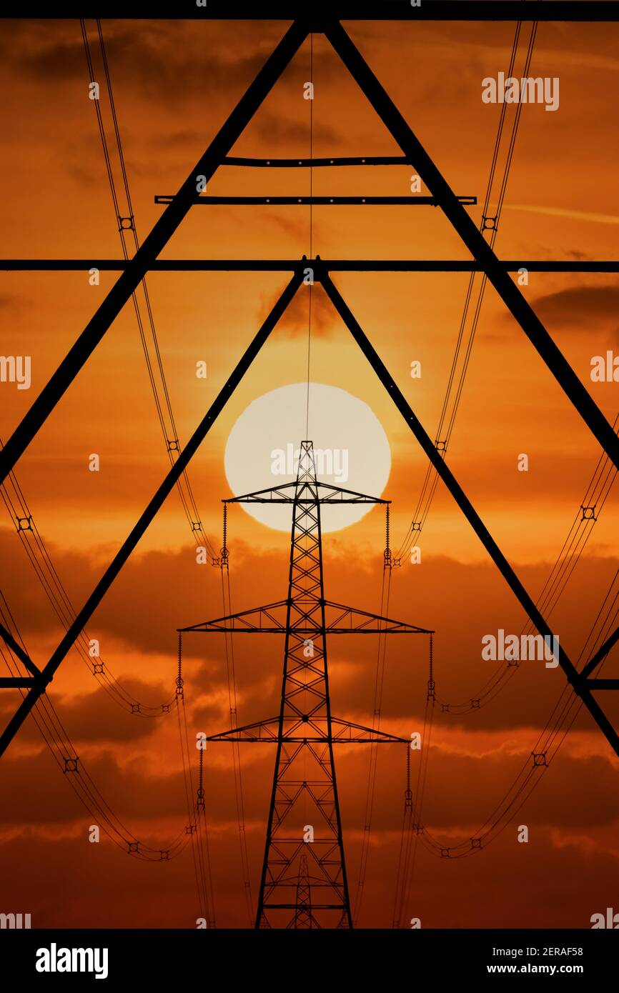 Electricty tower hi-res stock photography and images - Alamy